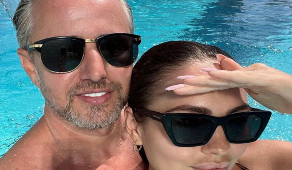 Laurentiu Reghecampf, portret de familie alaturi de Corina Caciuc si fiul lor, de ziua sa. Cum ...