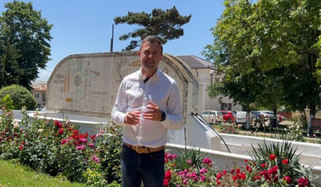 Cine este primul primar care a dat afara 150 de angajati, la cererea ...